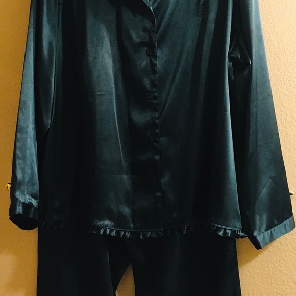 Intimates & Sleepwear | Plus Gorgeous Hunter Green Satin Pajama Set ...